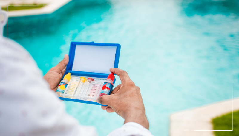 Guide complet pour réaliser le traitement de l'eau de votre piscine